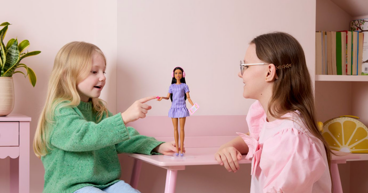 Mattel представила первую куклу Barbie с аутизмом | Мел